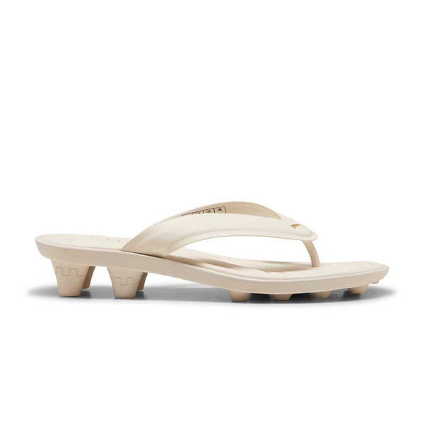 + FENTY Cat Cleat Slides 'Alpine Snow PUMA Gold' – Limited Edt